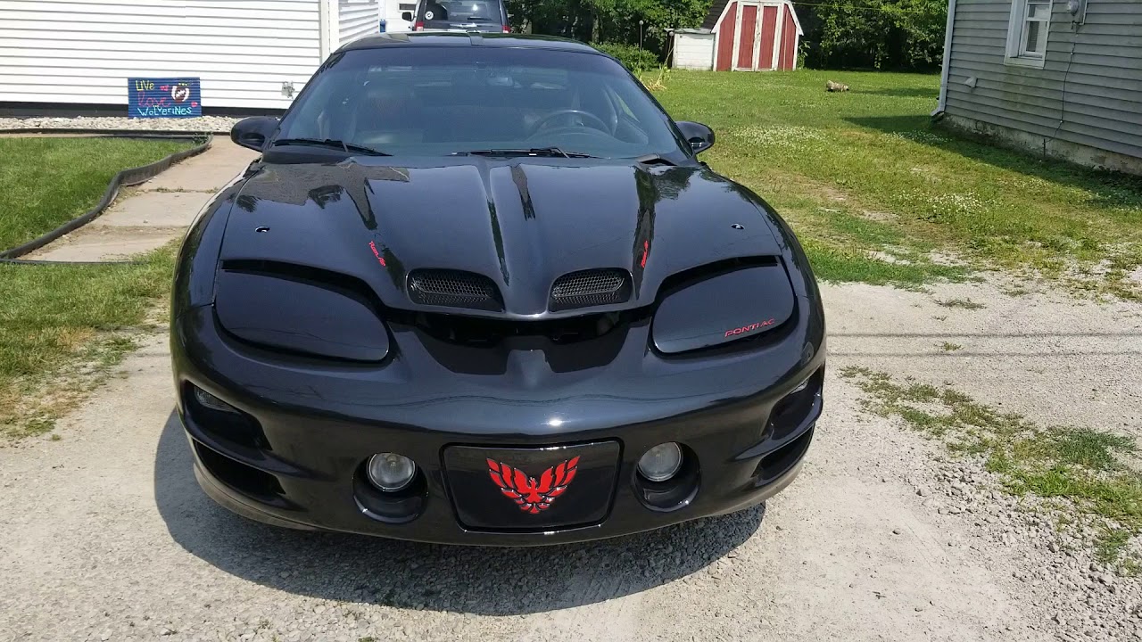 My 95 Trans Am warm idle.. New paint and front end swap - YouTube
