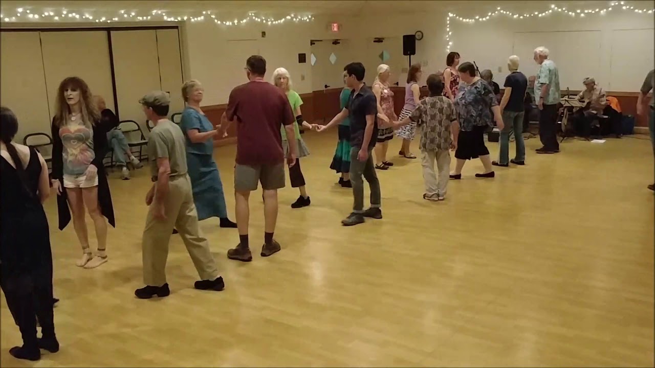 The Queen's Square - English Country Dance - YouTube