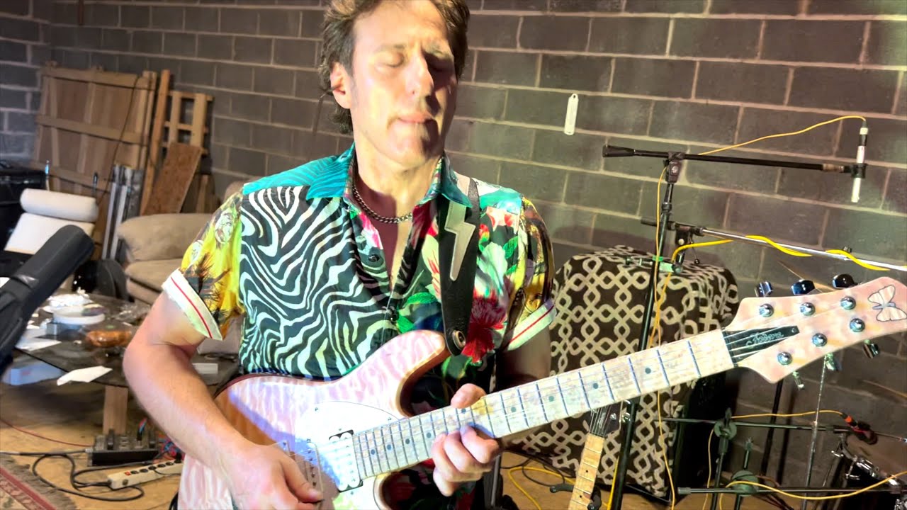 Dave Fields "LYDIA" live Official Video - YouTube