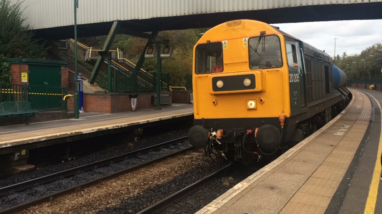 RHTT Trains at Meadowhall and Sheffield in 2015 & 2018 - YouTube