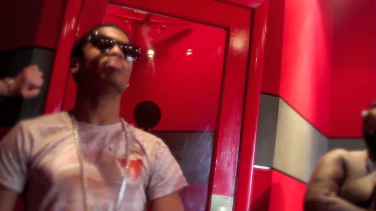 Rick Ross Signs Rapper Tracy T from Atlanta To MMG - YouTube