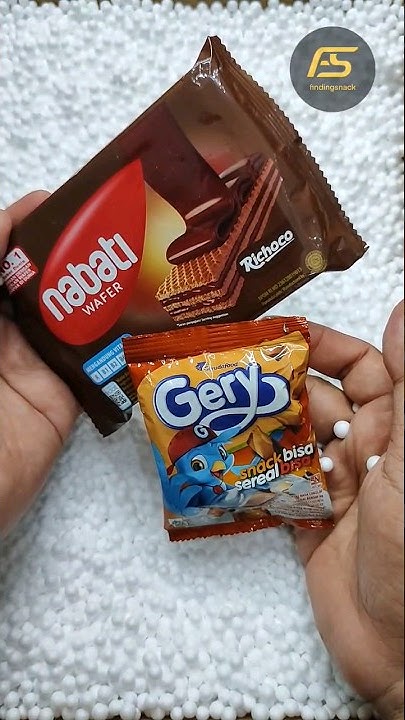 mencari dan menemukan jajanan wafer nabati dan coklat gery di kardus #huntingjajan #jajanan # ...