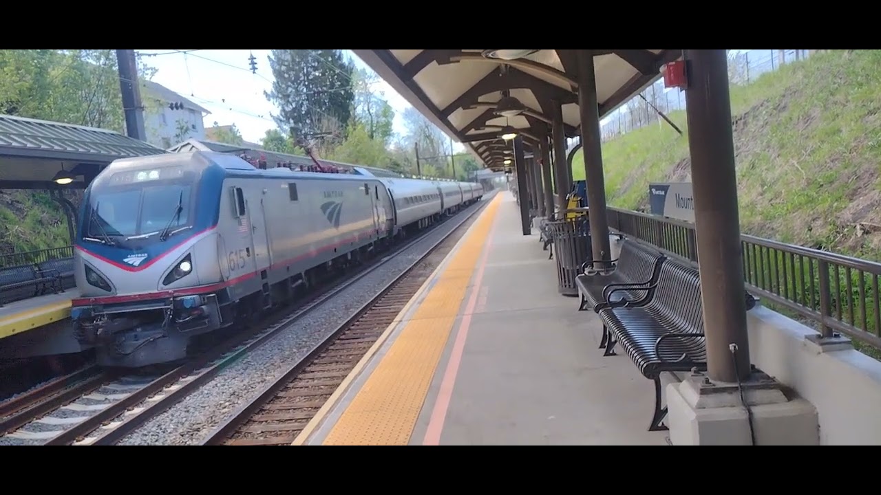 Amtrak Train pulling into Mount Joy Station. - YouTube