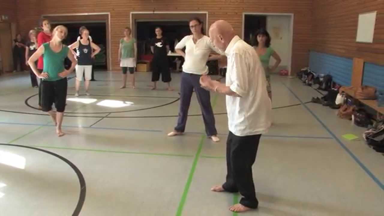 community dance - YouTube