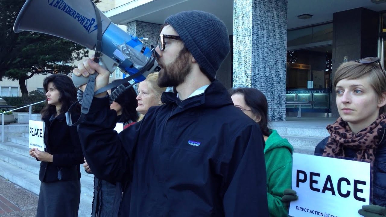 DxE UCSF Protest - Dec 20, 2013 - YouTube