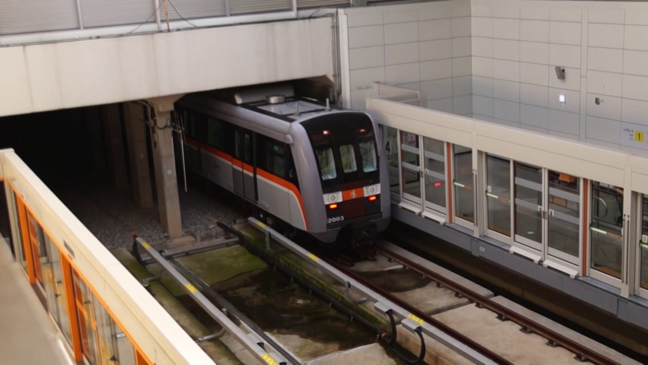 Incheon Transit Corporation Incheon Line 2 train relaying at Unyeon ...