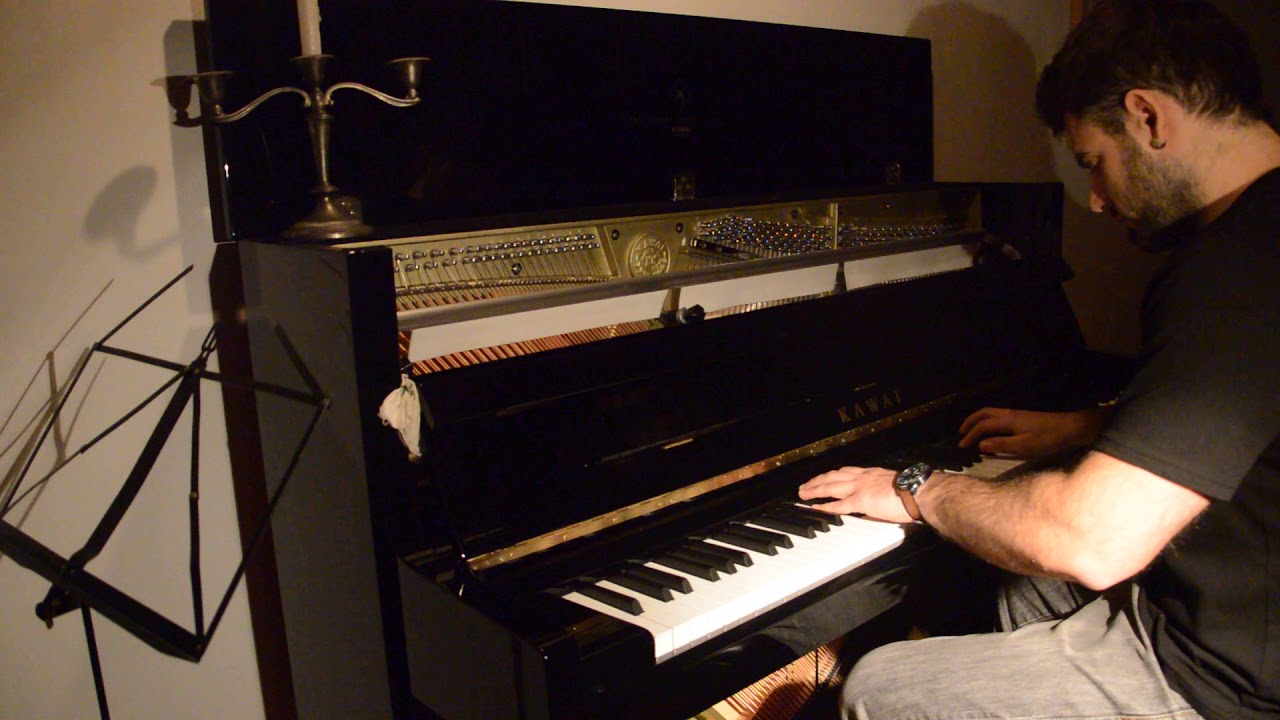 Student Albert plays »Travelling« James Spiteri - YouTube