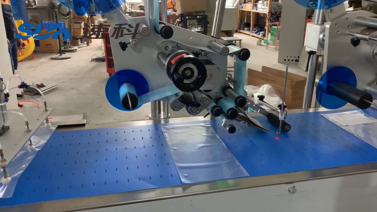 Full Automatic bags feeding and labeling machine - YouTube