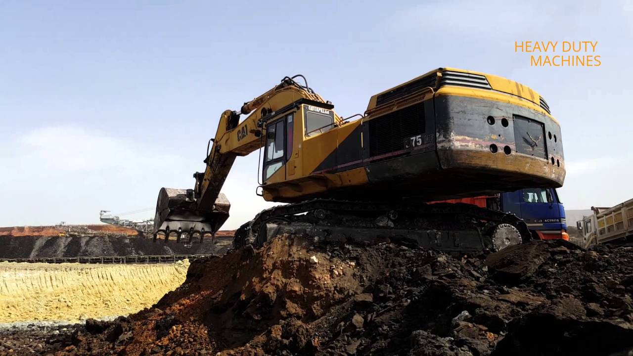 Caterpillar 375 fast loading with 3 pass - YouTube