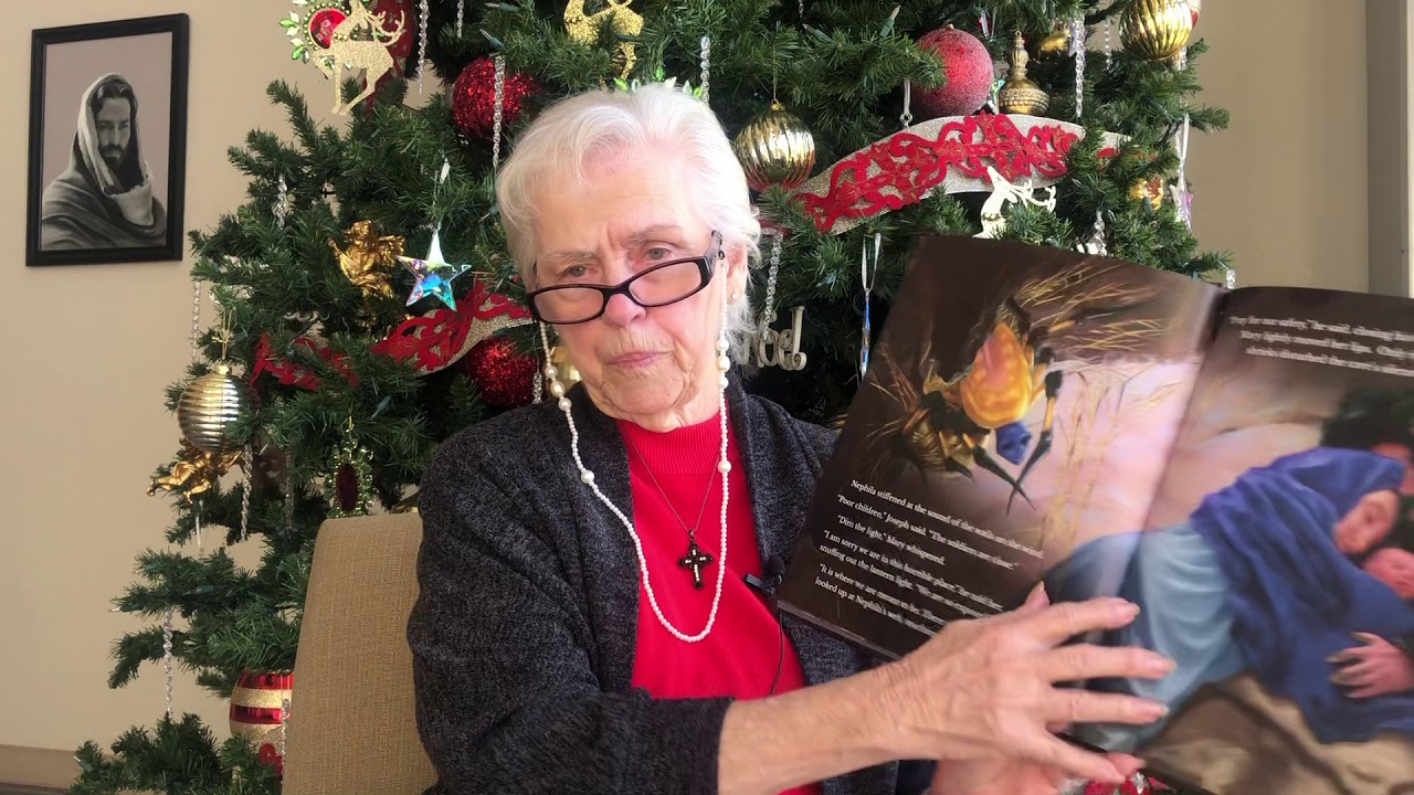 Nonnie reads "The Spider Who Saved Christmas" by Raymond Arroyo - YouTube