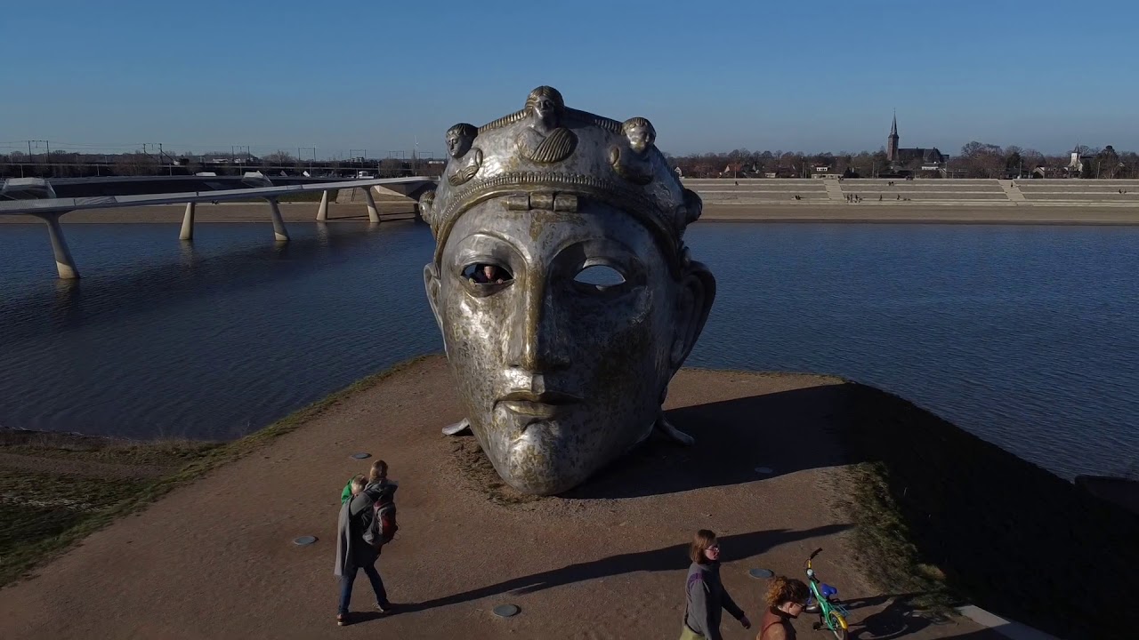 Dronebeelden van het Romeins masker Nijmegen - YouTube