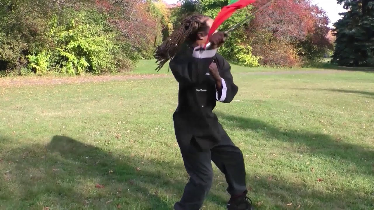 Kung Fu Single Broad Sword form - YouTube