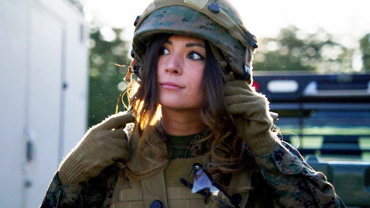 Girl Gamer gets Marine Combat Training in Quantico - YouTube