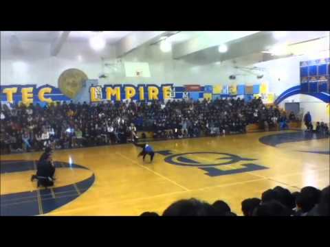 Poreotics (ABDC season 5 champion) performed in LQ high school gym ...