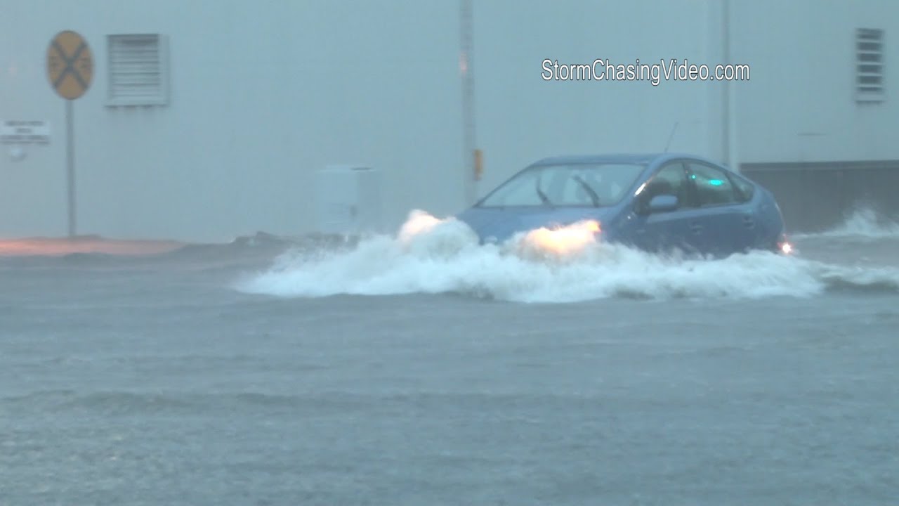 6/30/2014 Muscatine, IA Flash Flooding and Lightning B-Roll - YouTube