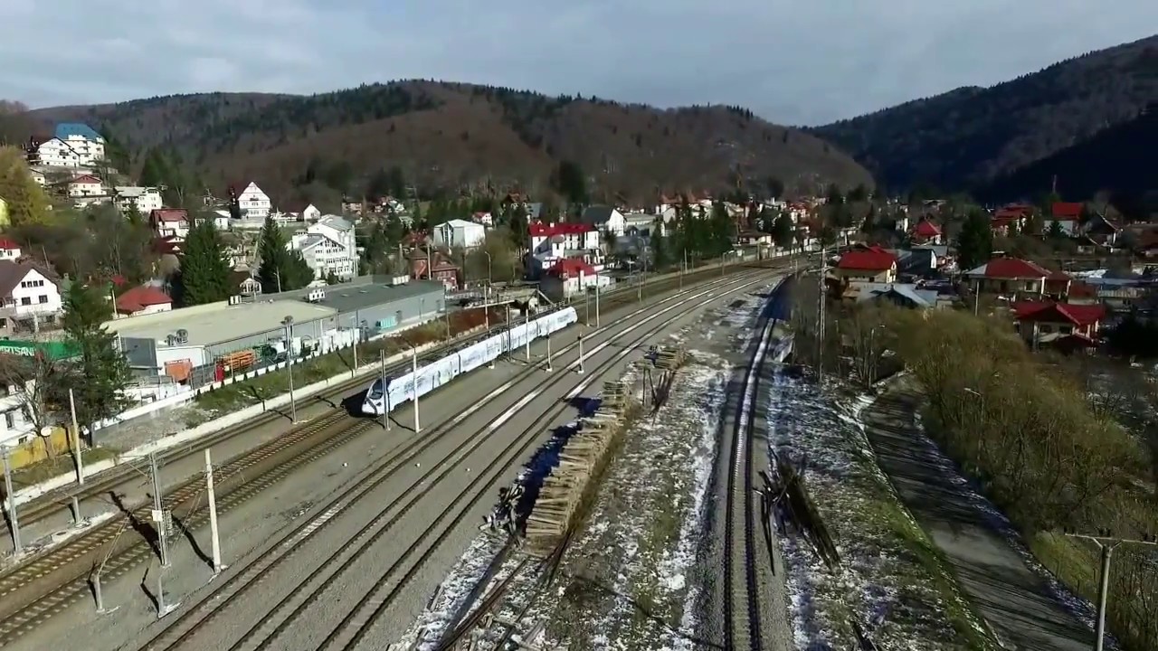 Hyperion 002 filmat cu drona in gara Busteni - YouTube