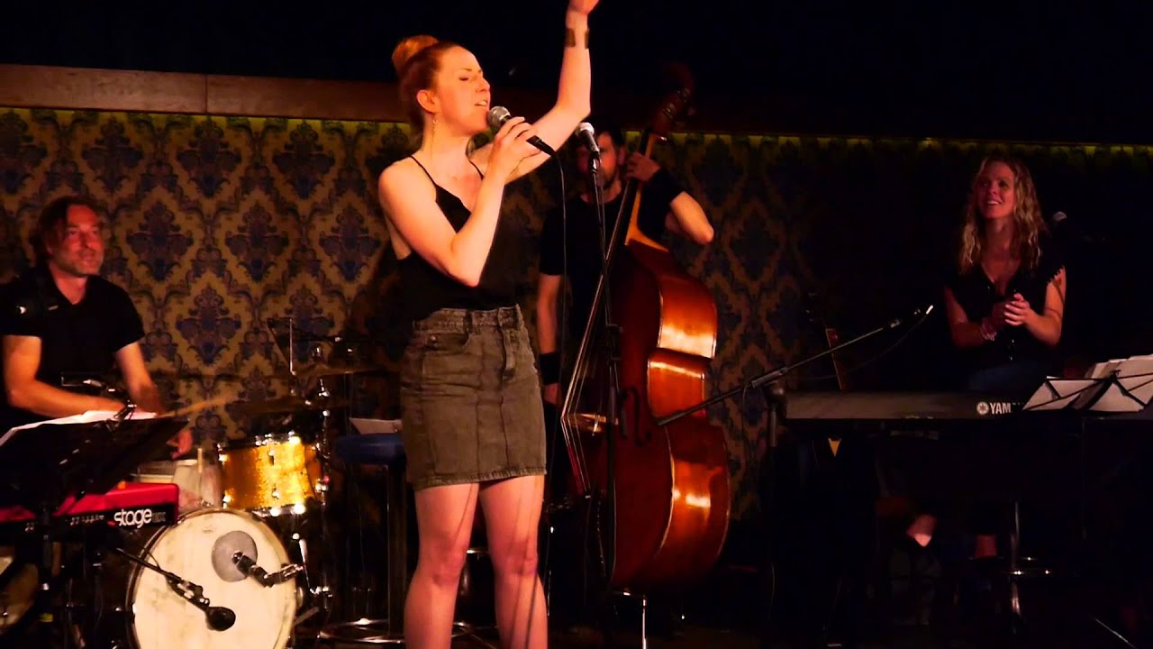 Katrin Wulff - Oh Oh (live) - YouTube