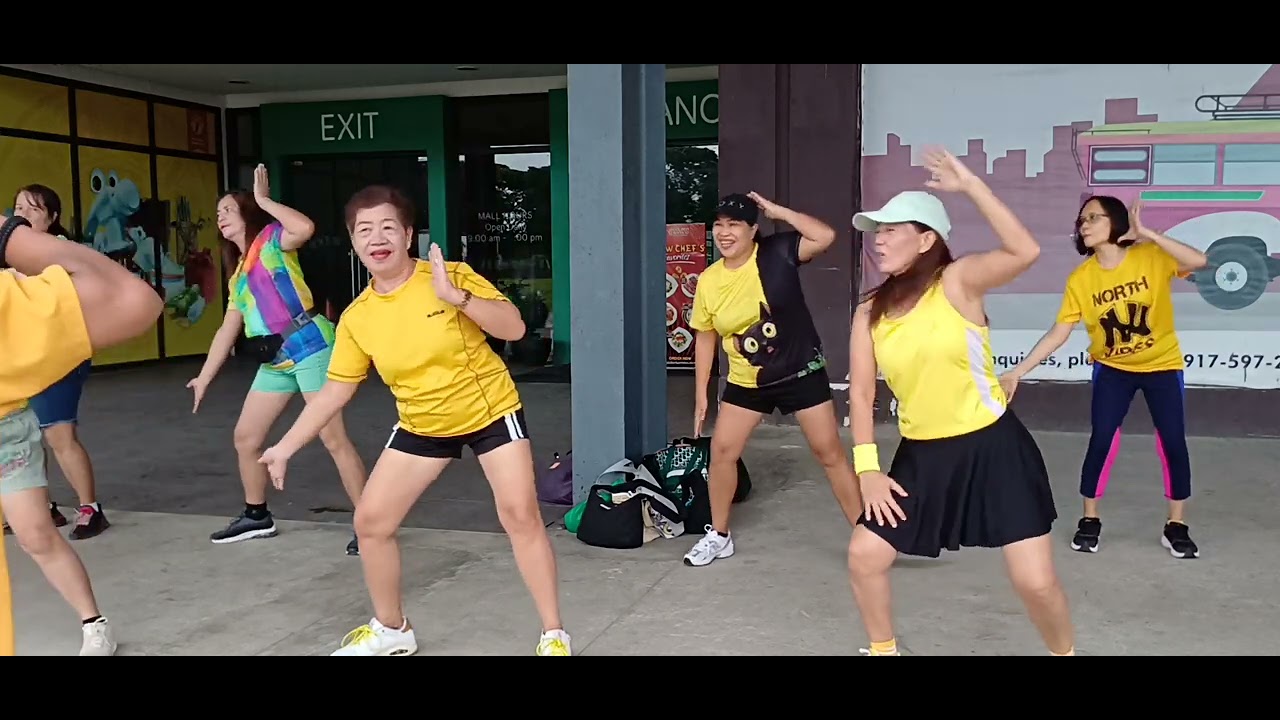 Saturday warm up zumba - YouTube