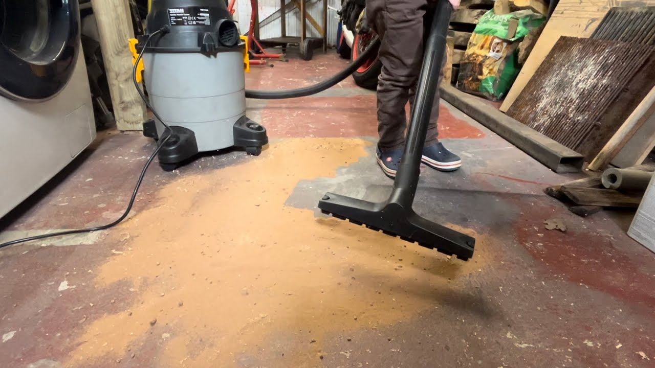 Titan Wet and Dry Vacuum Cleaner Demo - YouTube