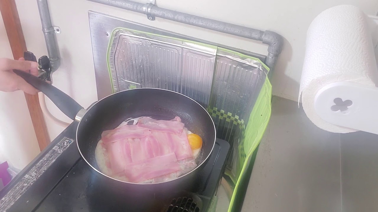 BICON WITH EGGS - YouTube