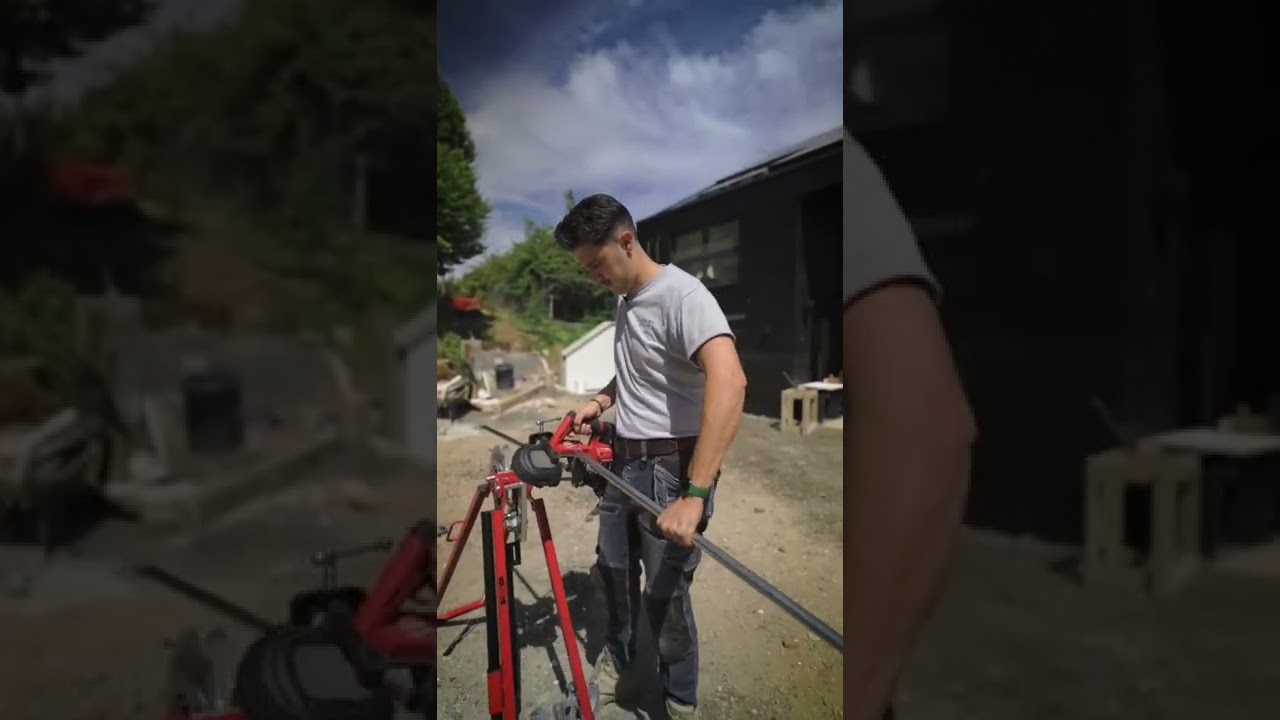 The PROPER way to bend conduit! - YouTube