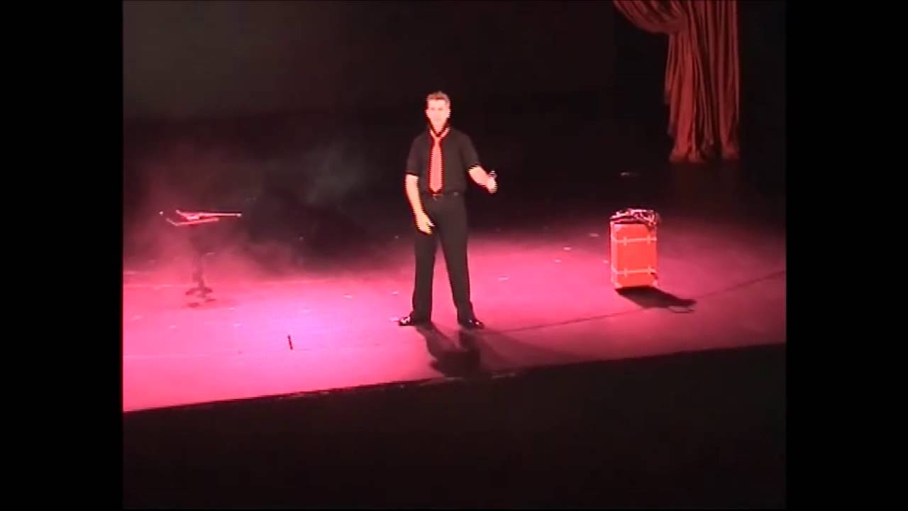 Comedy warm up as comedy compere. Colin Underwood - YouTube