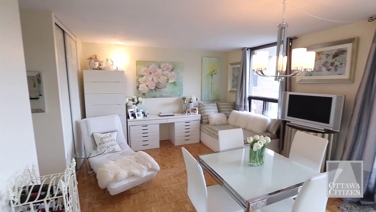 Repeat downsizer makes the most of small studio apartment - YouTube