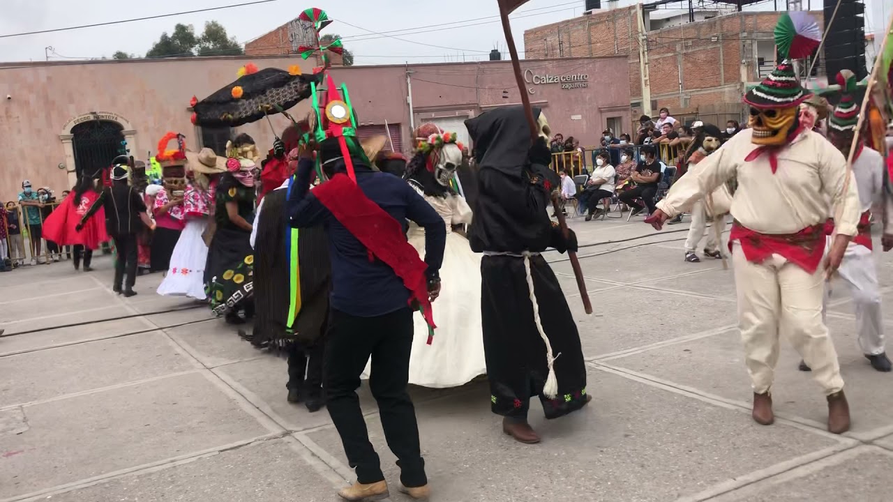 4ta parte demostración de comparsa la tradicional 70&mas - YouTube