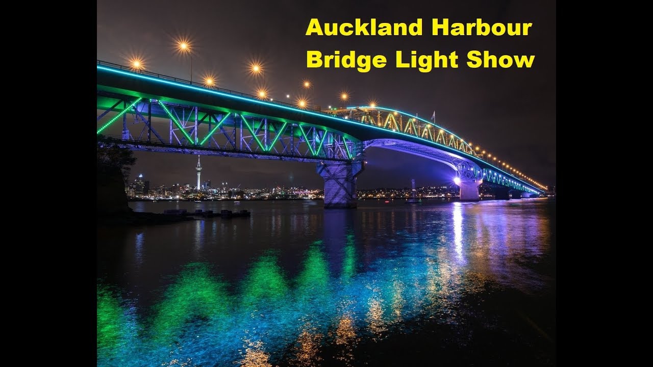 Auckland Harbour Bridge Light Show - YouTube