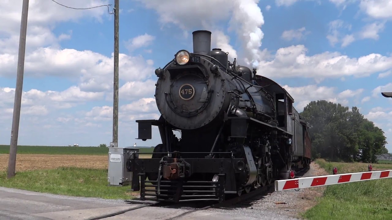 Strasburg Steam Engine #475 Crossing Esbenshade Road - YouTube