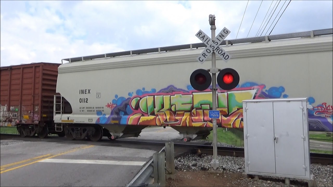 Quietdale Drive Railroad Crossing, Huntsville, AL - YouTube