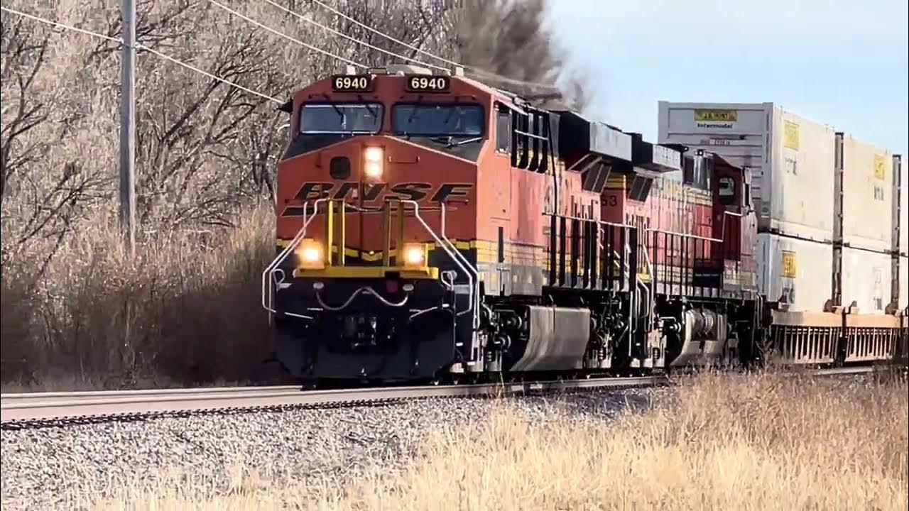 BNSF #6940 Lead’s The NB Q-ALTPTL With One Single DP Power Unit & BN Freight Car 12/20/23. - YouTube
