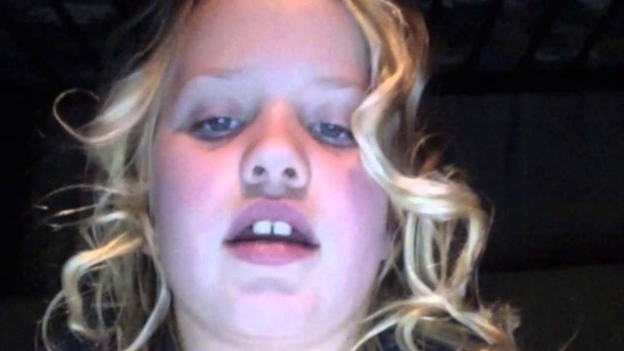 Daelyn Singing The Cup Song - YouTube