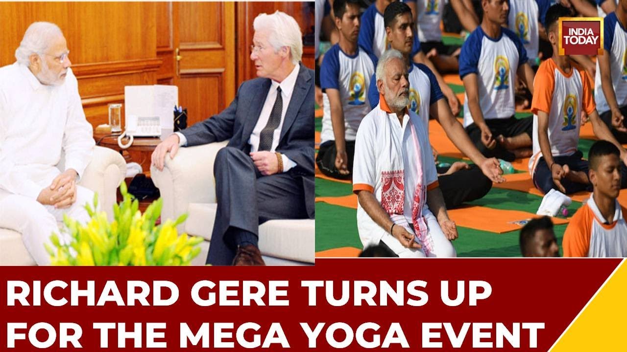 Exclusive : Richard Gere Turns Up For The Mega Yoga Event | WATCH - YouTube