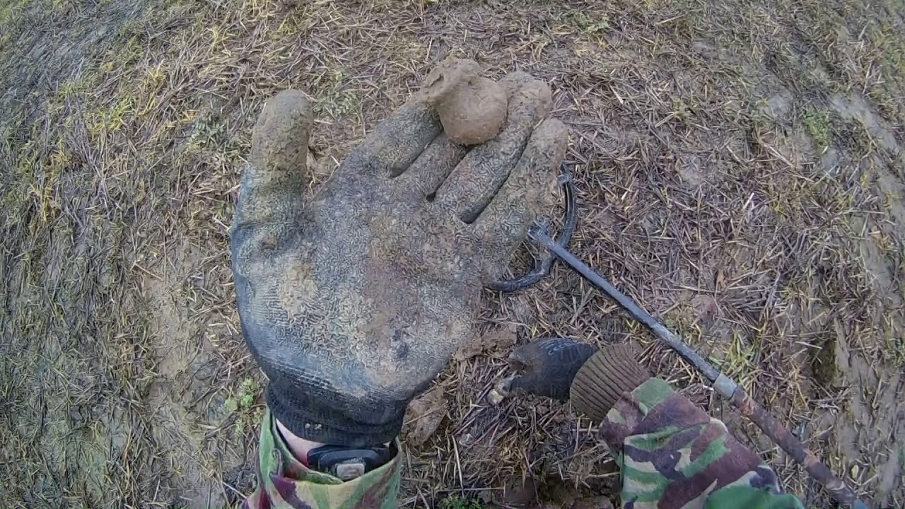 Metal Detecting: Water, Mud, Lead and a Mystery Object...! - YouTube