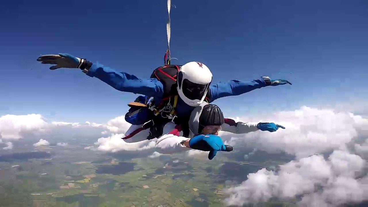 Swoopware: Skydive - Stephen Low - YouTube