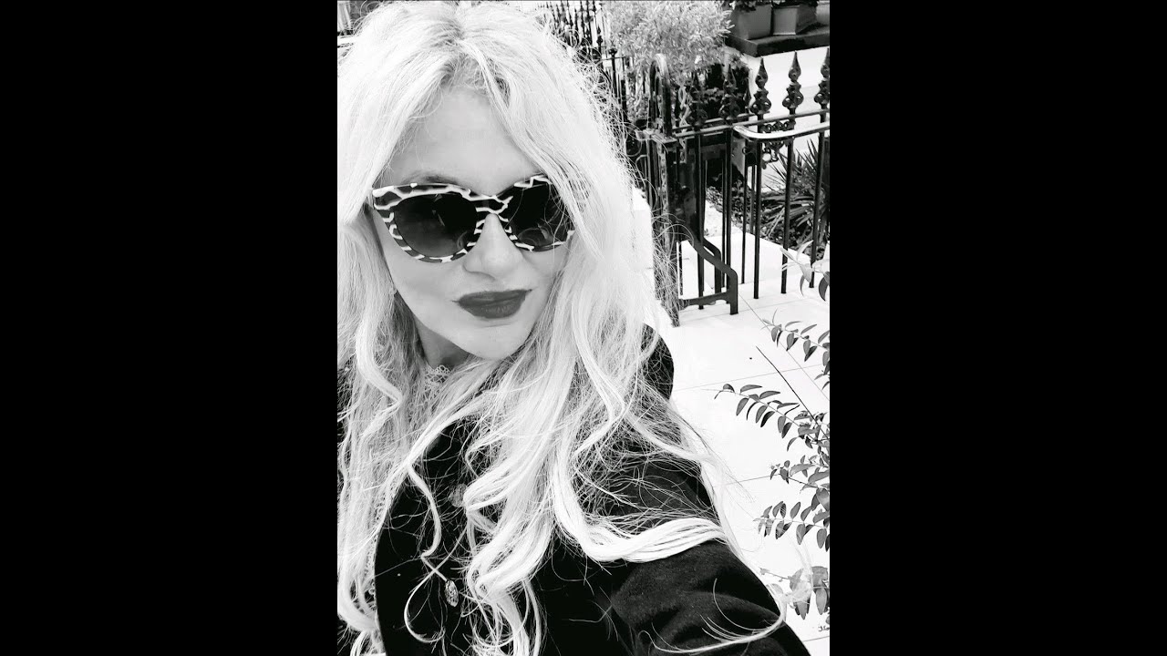 Dr Maria Harriet Stack sings with Taylor Swift for understanding of ...