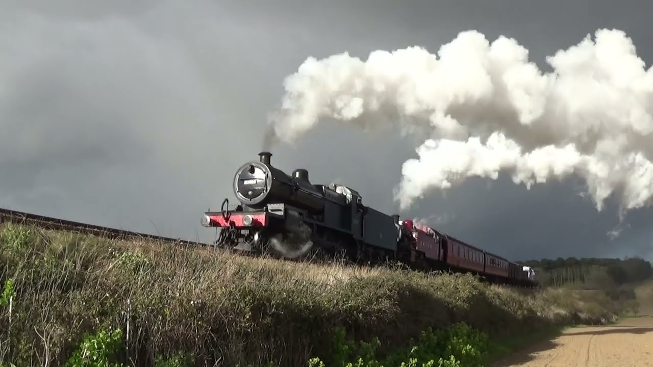 (Steam Train/Double Header) 7F 53809 - 2MT 41241 Glisten Passed Bridge ...