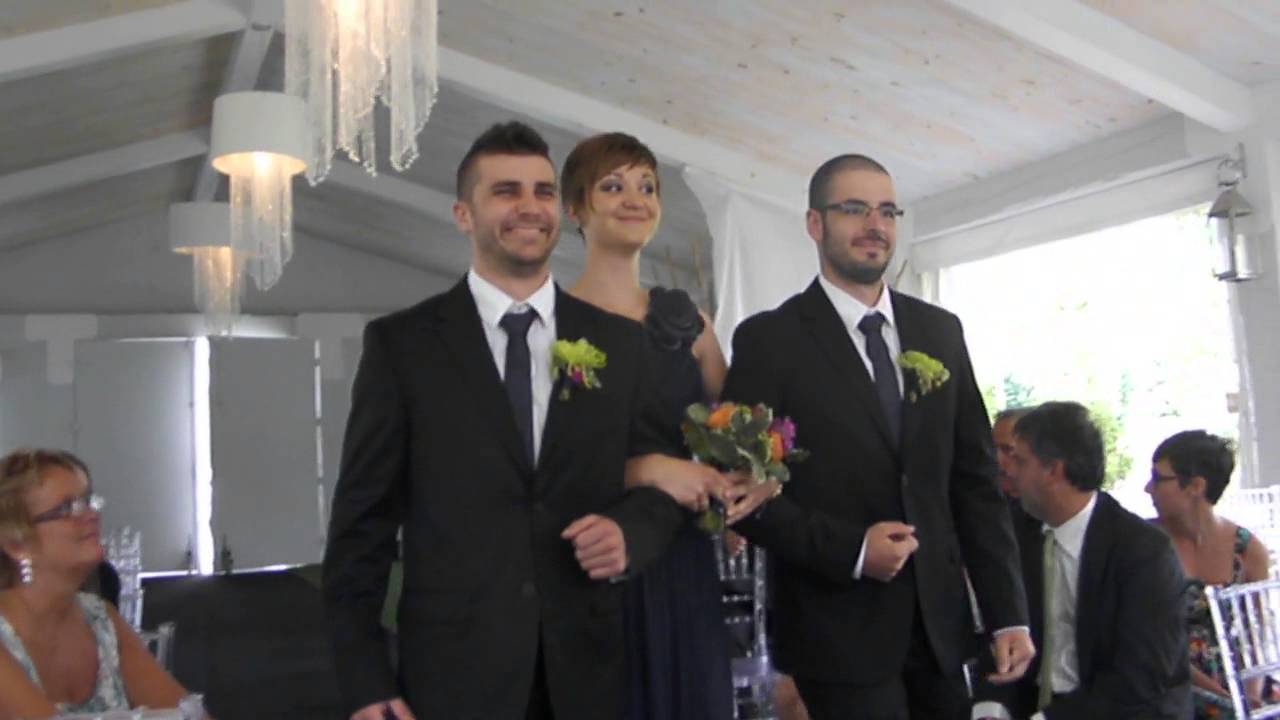 Mariage Maryse et Alexandre - Entrée des Garçons et Filles d'honneur ...