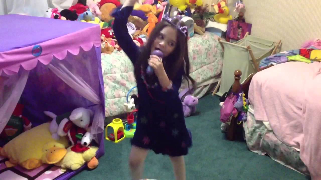Amber Holiday Singing - YouTube