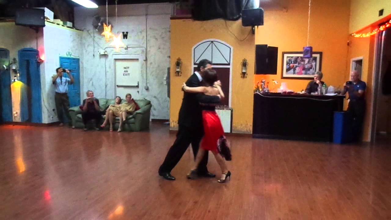 Maria Olivera and Gustavo Benzecry Tango - YouTube