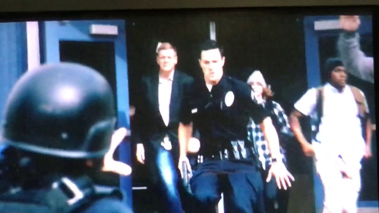 Swat 2x11: Swat response to a school shooting - YouTube