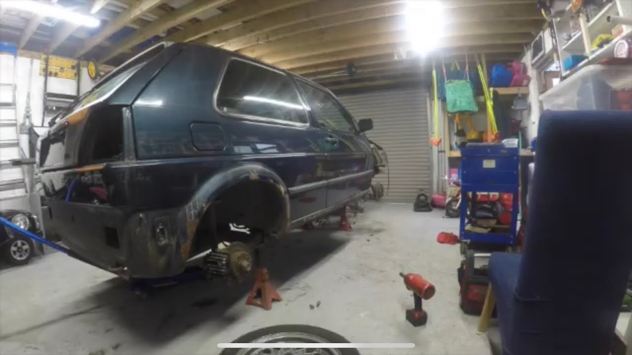 Daves car ep:2 engines out! Brief rust introduction! - YouTube