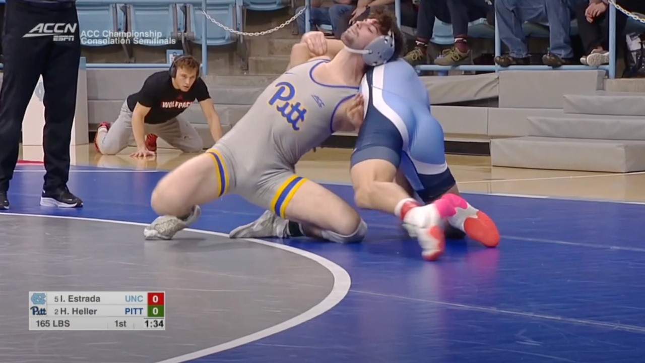 165lbs Holden Heller (Pitt) vs Isaiah Estrada (North Carolina) - YouTube