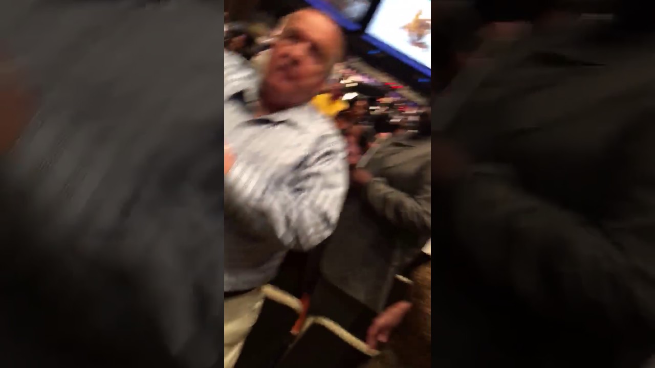 FULL MINUTE ARLINGTON HIGH SCHOOL GRADUATION FIGHT VIDEO 2017 - YouTube