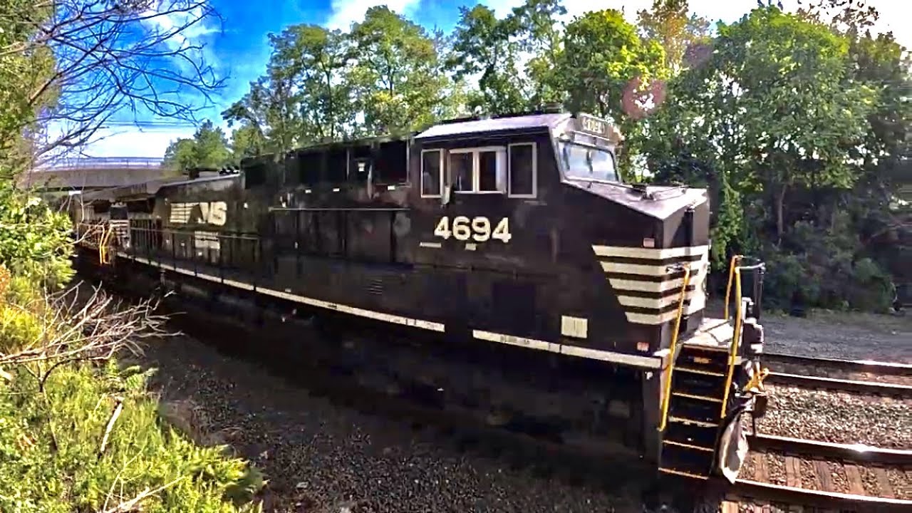 Norfolk Southern Train Funny Sounding Horn NS Engine #4694 #4424 #9709 ...