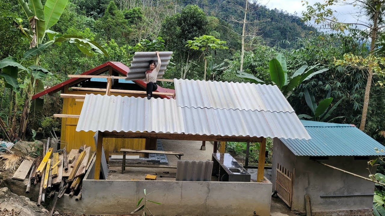 Linh built a sturdy and durable roof for the kitchen using cement ...
