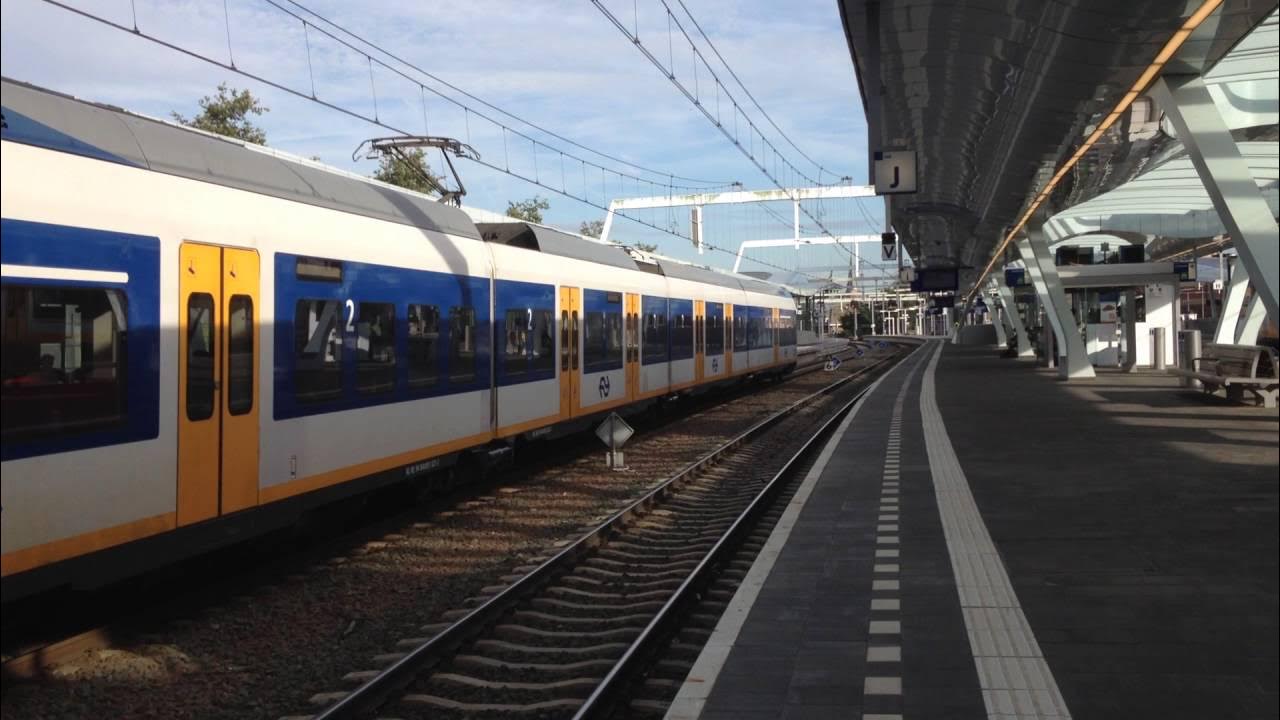 Vertrek NS SLT 2421 te Arnhem CS - YouTube