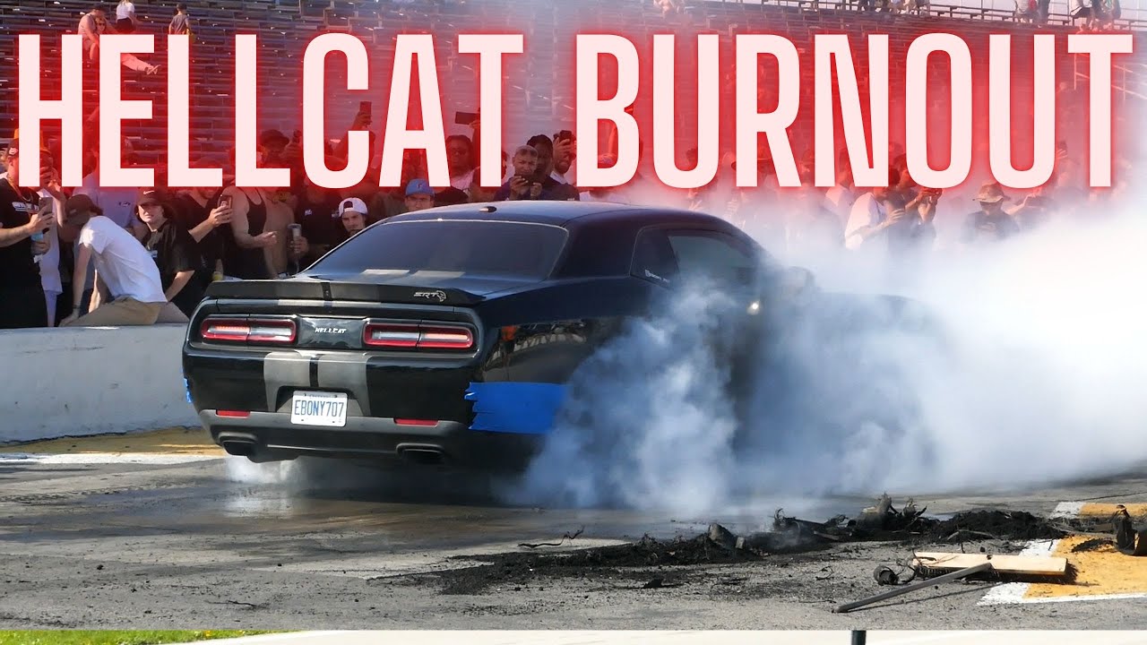 Dodge challenger burnout - YouTube