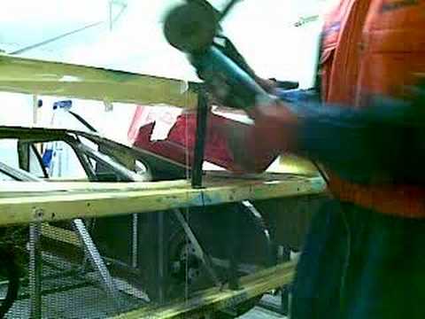 Cutting half, Ferrari F40 - YouTube